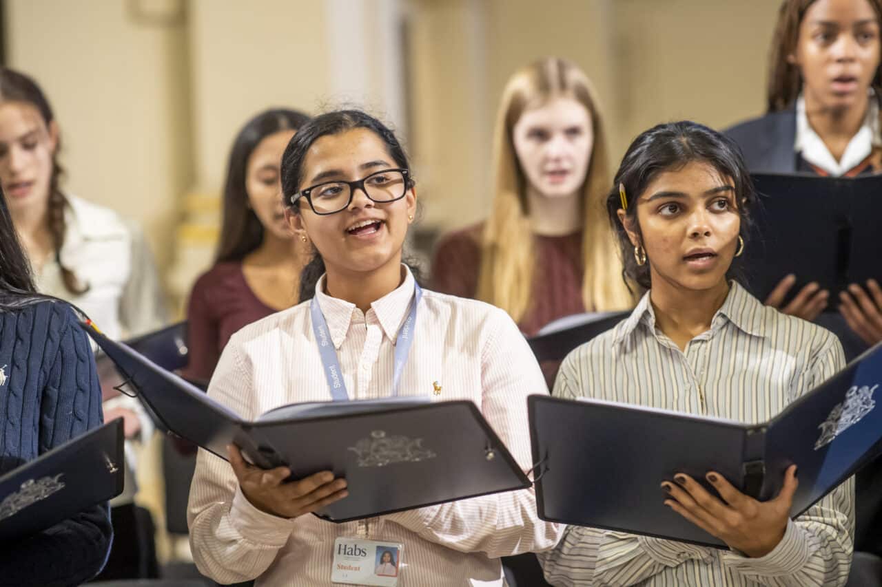 Annual carol service at St Martin-in-the-Fields | Habs Girls